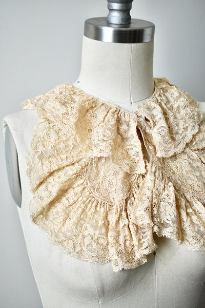 Vintage 1930s Cream Lace Collar – Vintage World Rocks